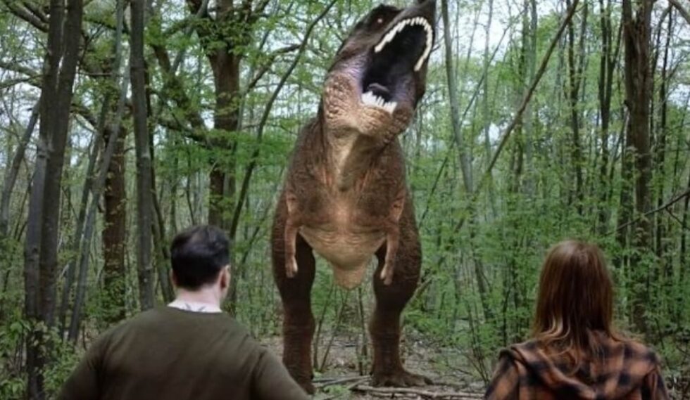 A Crash Leaves Survivors Facing Off Against Prehistoric Horrors In ...